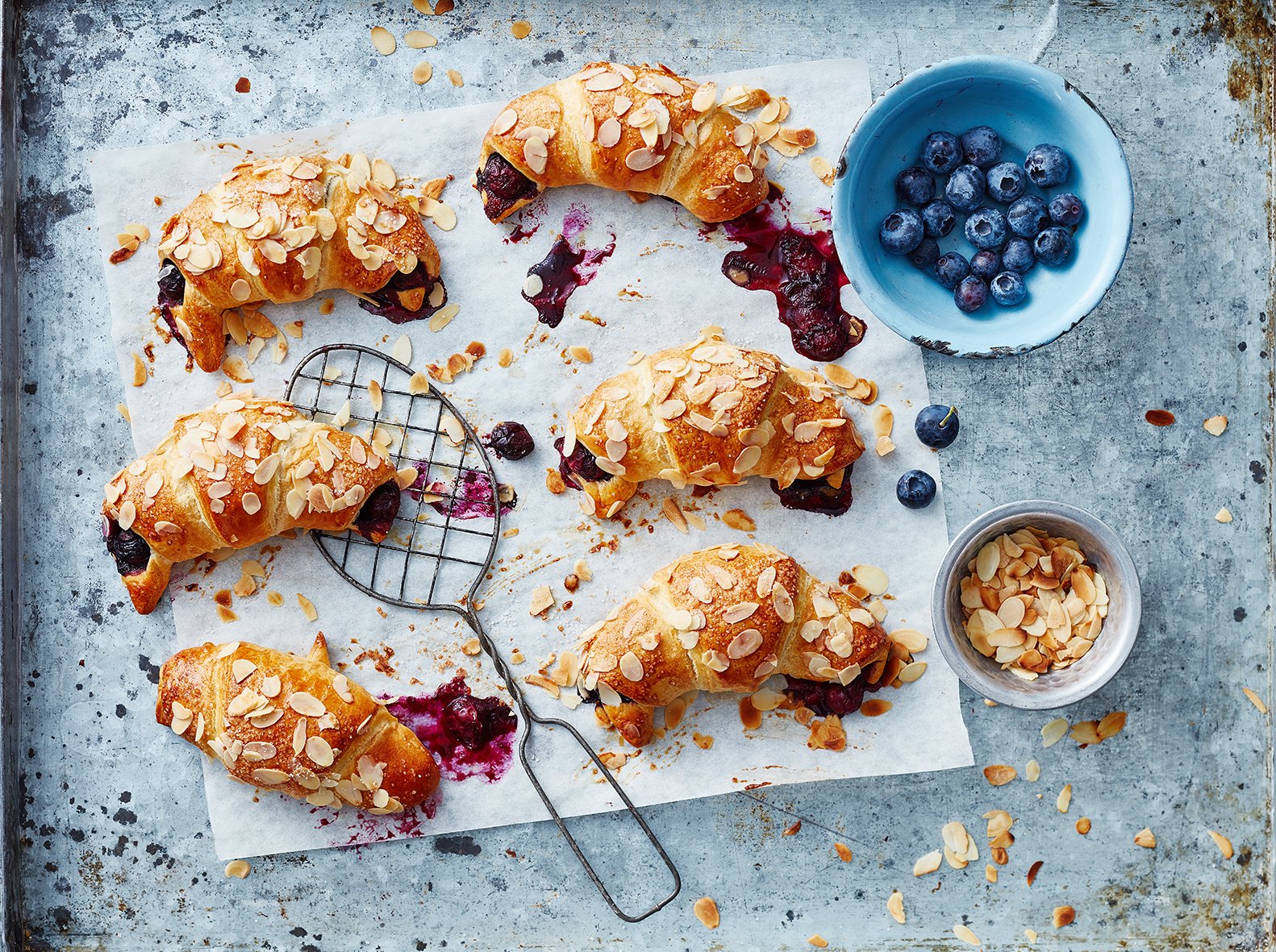 Danerolles Croissant with Blueberries - Luck only needs a tiny can
